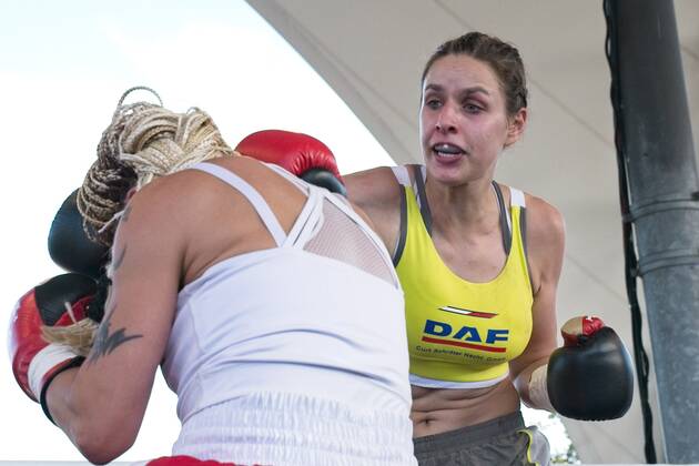 Cannizzaro, Ochmann Featherweight 6 Rounds, Lara Ochmann 56, 5 kg GER ...