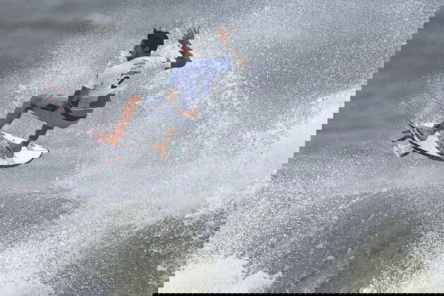 (210726) -- CHIBA, July 26, 2021 -- Gabriel Medina of Brazil competes ...