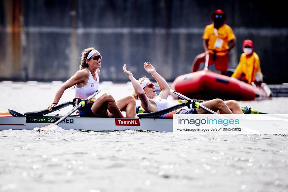TOKYO Bronze medal for De Jong and Scheenaard during the rowing final ...