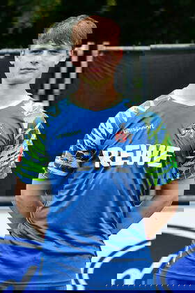 Jonas Urbig 1 FC Köln 1 BL, portrait date