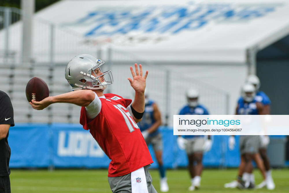 ALLEN PARK, MI - JULY 29: Detroit Lions Jared Goff quarterback (16 ...