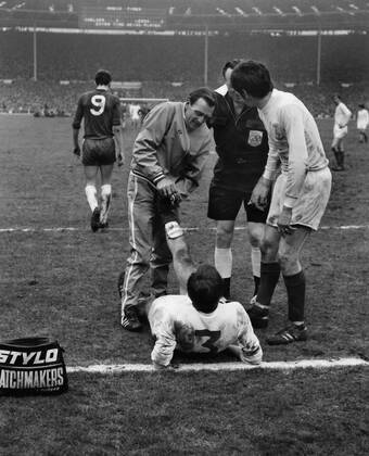 Football - 1970 FA Cup Final - Chelsea 2 Leeds United 2 11 04 1970 ...