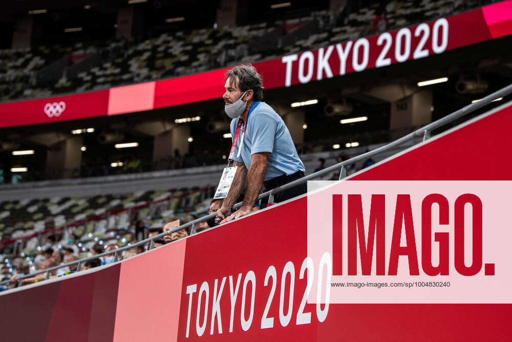 210803 Greg Duplantis of Sweden in the stands at the men poles pole ...