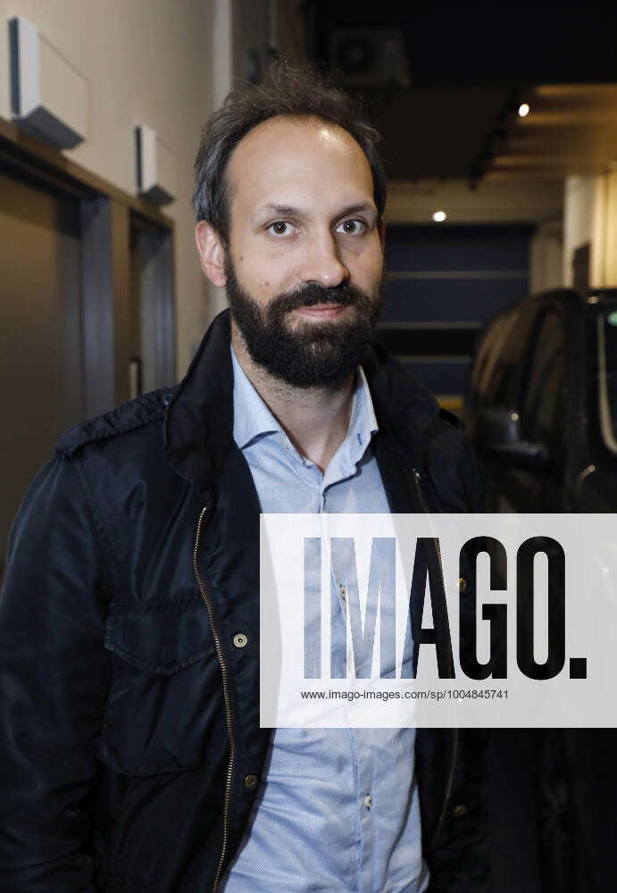 Johan de Jong Skierus i Kanal 5 OS TV-studion i Värtahamnen. Stockholm ...