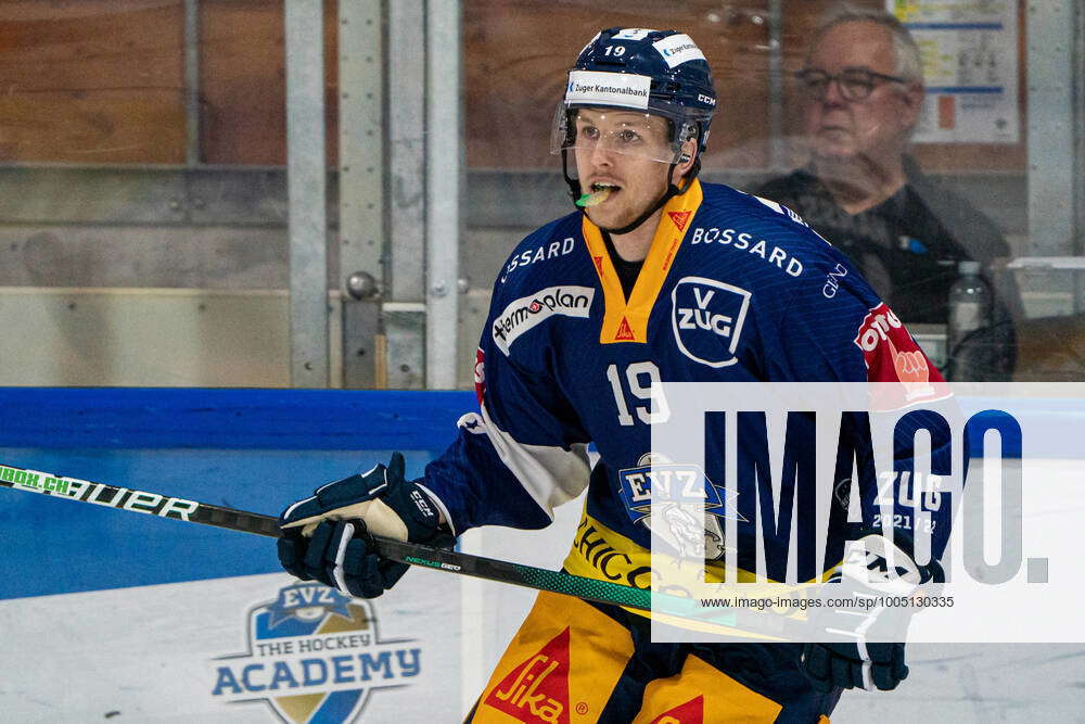 Newcomer Niklas Hansson 19 EV Zug during the National League ...