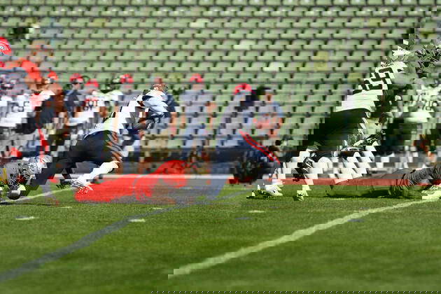 Aaron Boadu 4, Defensive Linemen, Berlin Thunder celebrates his sack ...