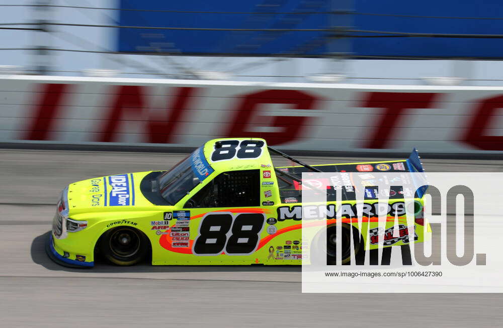 DARLINGTON, SC - SEPTEMBER 05: 88: Matt Crafton, ThorSport Racing ...