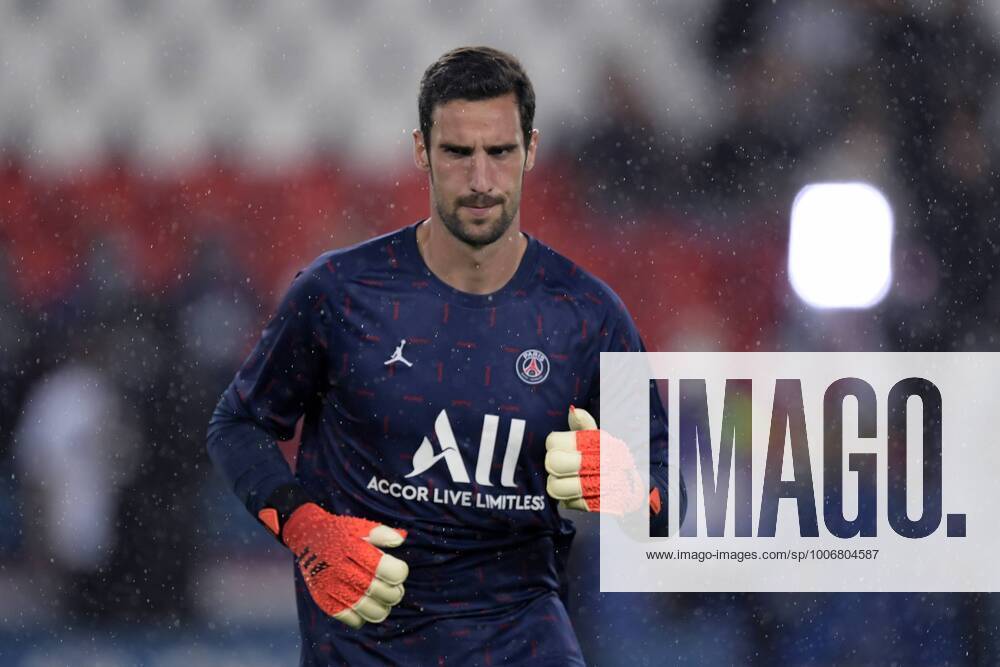 PARIS Goalkeeper Sergio Rico of Paris Saint Germain during the French ...