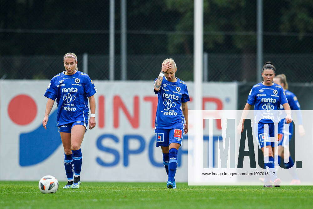 211002 Örebros Jenna Hellstrom, Nathalie Hoff Persson and Emilia ...