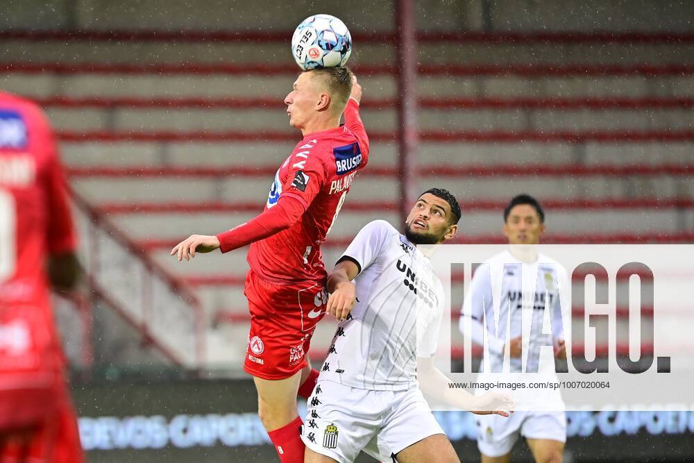 KORTRIJK, BELGIUM - OCTOBER 02 : Ante Palaversa midfielder of KV ...
