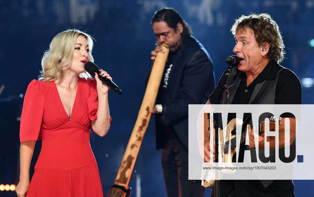 NRL GRAND FINAL, Singer Kate Miller-Heidke and guitarist Ian Moss ...