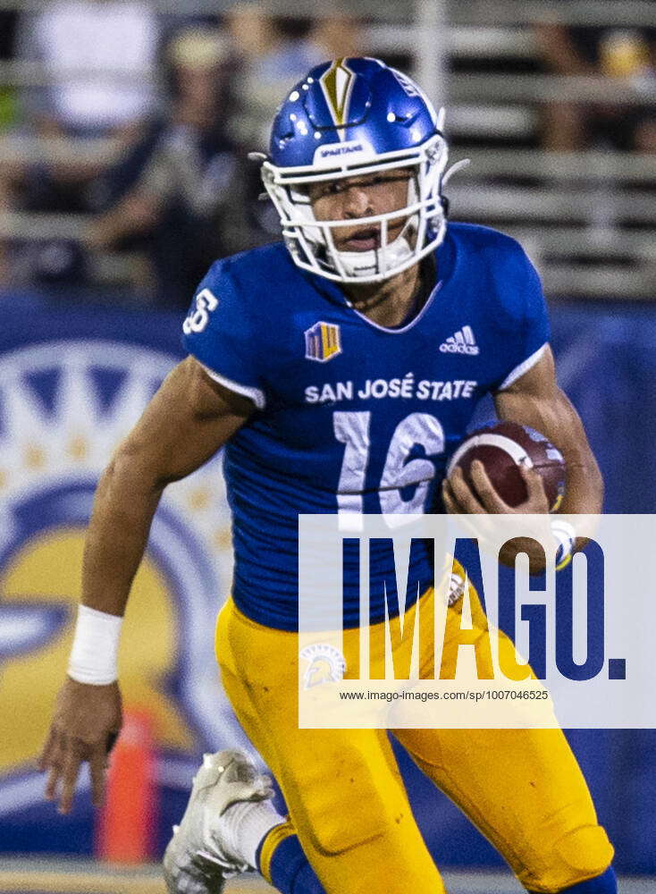 San Jose, CA San Jose State quarterback Nick Nash runs for short gain ...