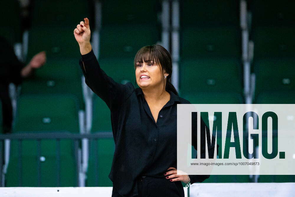 Östersunds coach Alva Stark during the basketball match in the ladies ...