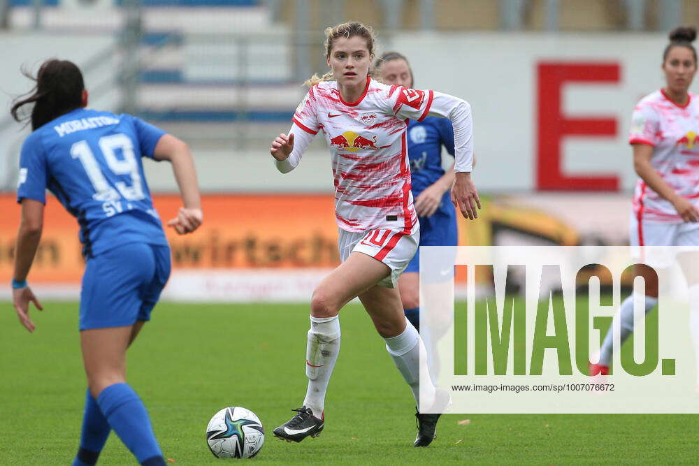 v li Maria Cristina Lange RB Leipzig, 10 on the ball, single picture ...