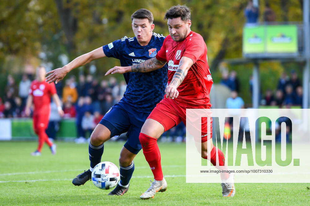 f li Dominik Bacher Unterhaching, 32 Dominik Bobinger TSV Rain am Lech, 3 in duel, duel, tackle