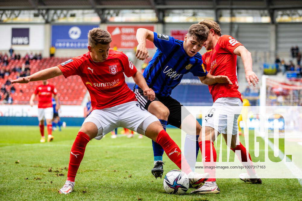 Hallescher FC 1 FC Saarbrücken Julian Guttau 24 Hallescher FC , Luca ...