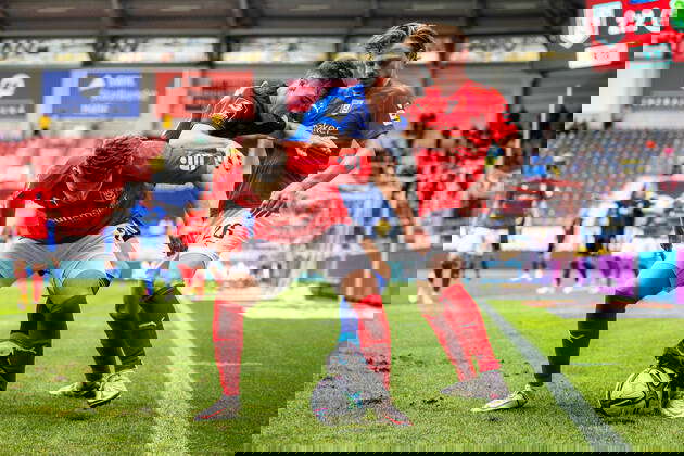 Hallescher FC 1 FC Saarbrücken Julian Guttau 24 Hallescher FC , Luca ...