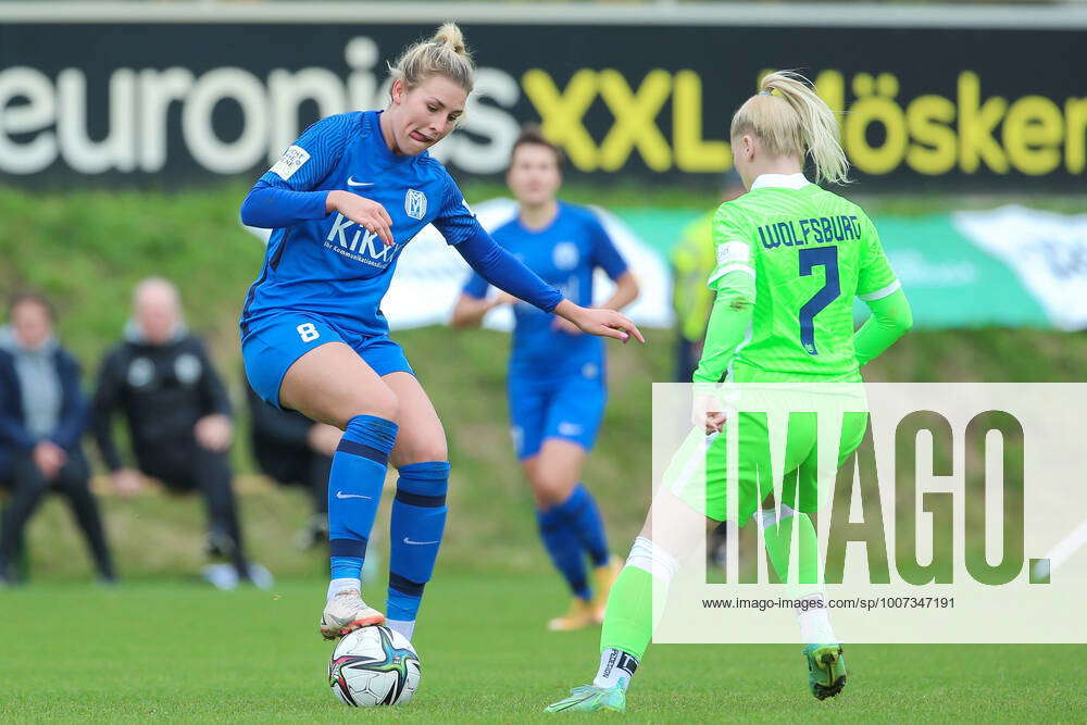f l Lisa Marie Weiss SV Meppen, 8 and Samantha Herrmann VfL Wolfsburg ...