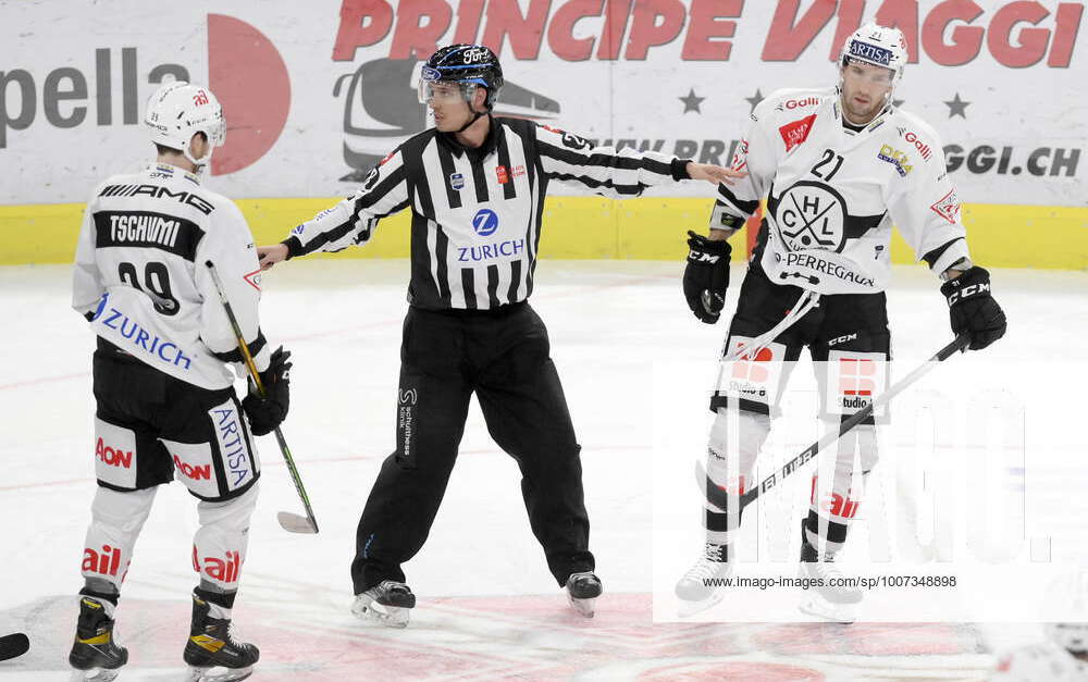 Evan Tschumi, HCL, Linesman Dominik Altmann, Tim Traber, HCL, HC Ambri ...