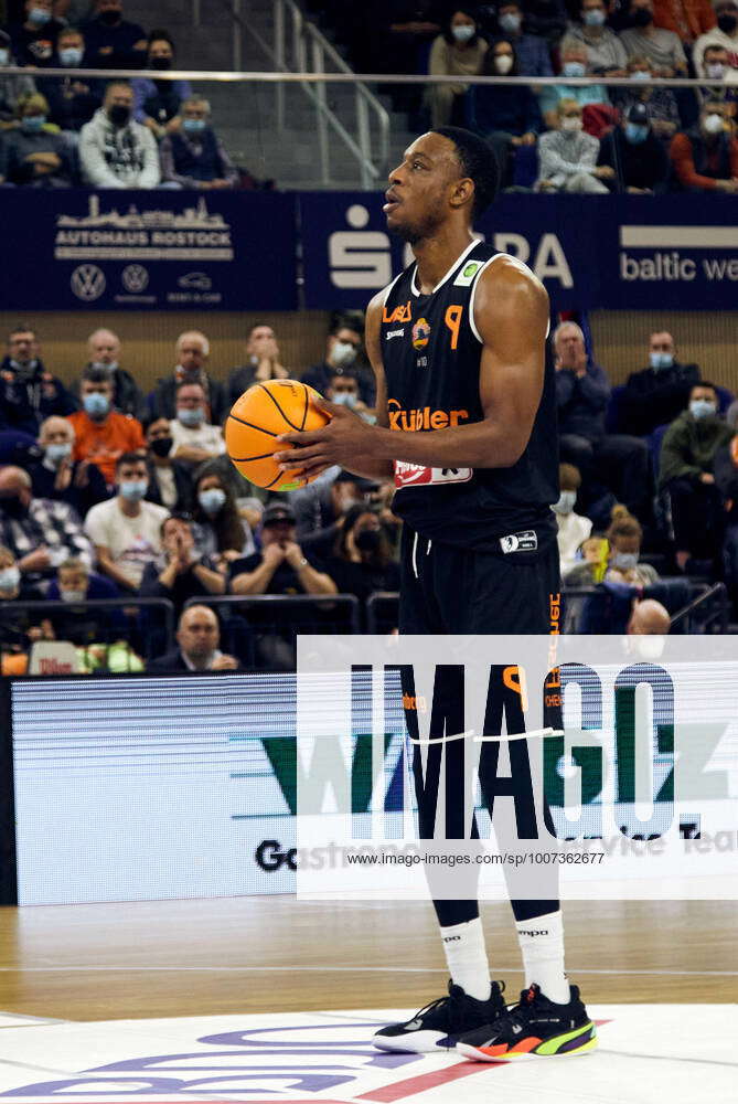 Quatarrius Wilson 9 wiha Panthers Schwenningen Throw, Basket Throw ...