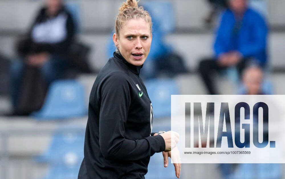 Kim Kulig Soyah Kim Kulig, Co Coach, VfL Wolfsburg , Single Image ...