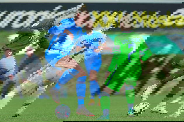 f l Lisa Marie Weiss SV Meppen, 8 and Samantha Herrmann VfL Wolfsburg ...