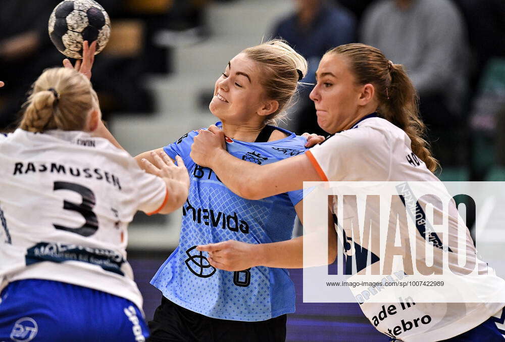 Line Ellertsen, Aarhus United and Mathilde Hoey Troelsen and Hanna ...