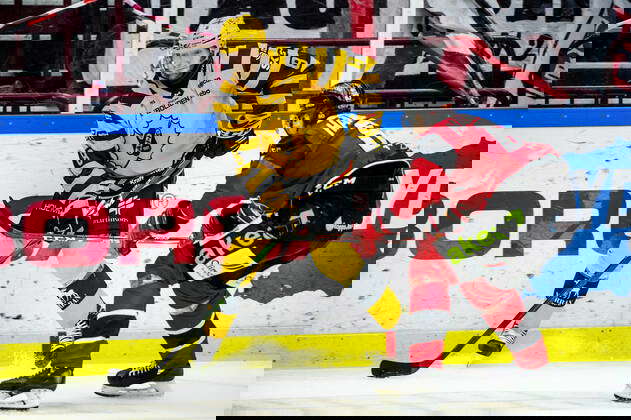 Skellefteas Petter Granberg against Malmö Redhawks Lance Bouma during the SHL ice hockey match