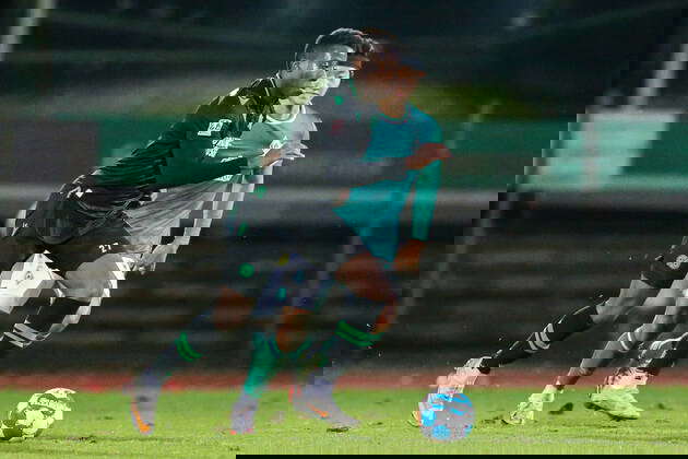 v li Grace Bokake Hannover 96 II, 27 on the ball, single image, full ...