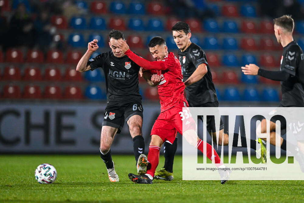 from left Marcel Volkmuth Aubstadt, 6 Christoph Ehlich Unterhaching, 33 ...