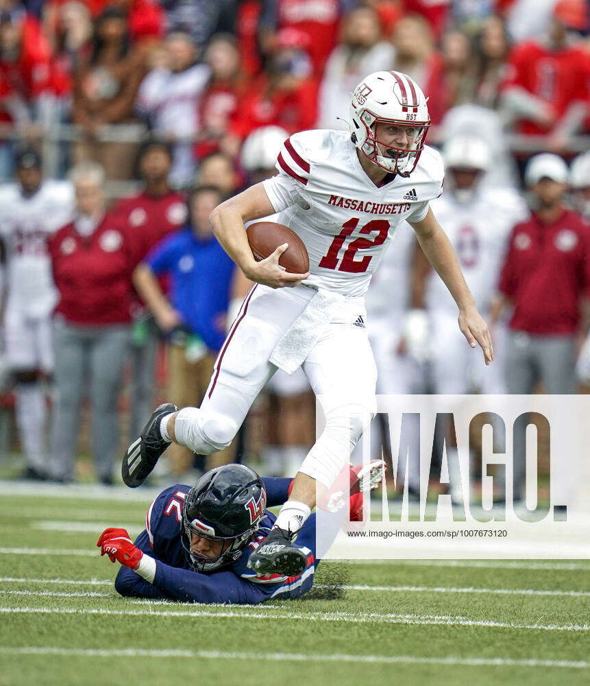 October 30 2021: Massachusetts Minutemen quarterback Brady Olson makes ...