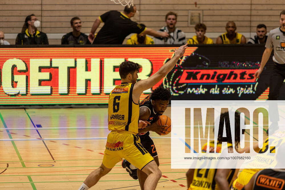 Luka Kamber Kirchheim Knights, 06 Raiquan Leeandre Clark wiha Panthers ...