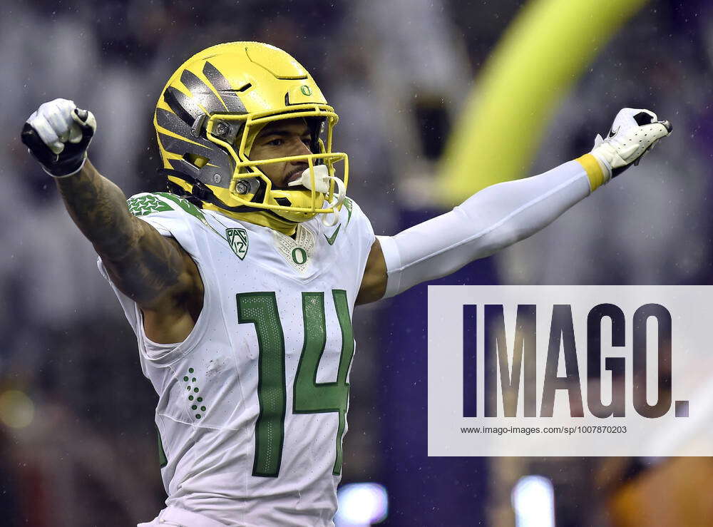 November 06, 2021: Oregon KR Chris Hutson celebrates during the NCAA ...