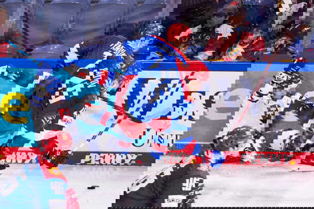 13 11 2021, Krefeld, Yayla Arena, Germany Cup Russia Slovakia, 76 Roman ...