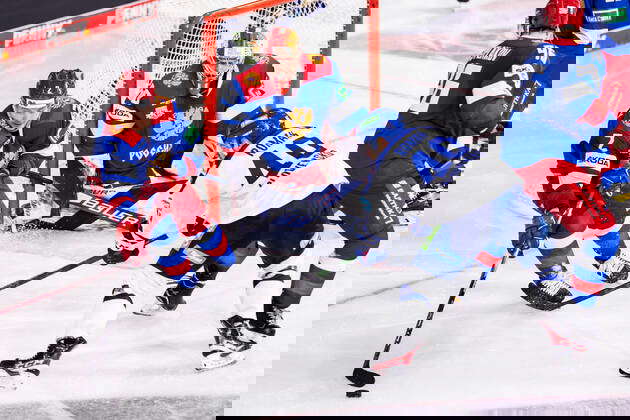 13 11 2021, Krefeld, Yayla Arena, Germany Cup Russia Slovakia, 76 Roman ...