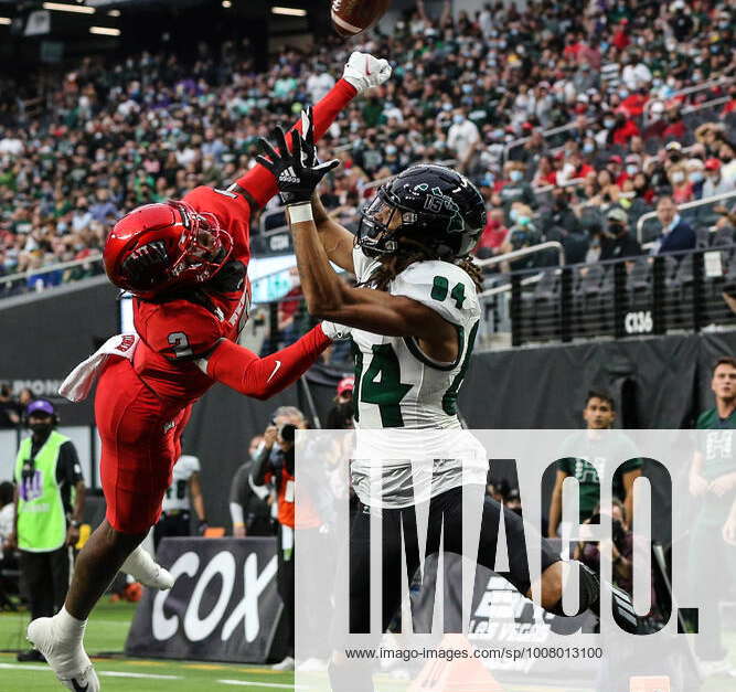 November 13, 2021: UNLV Rebels defensive back Nohl Williams (2) tips a ...