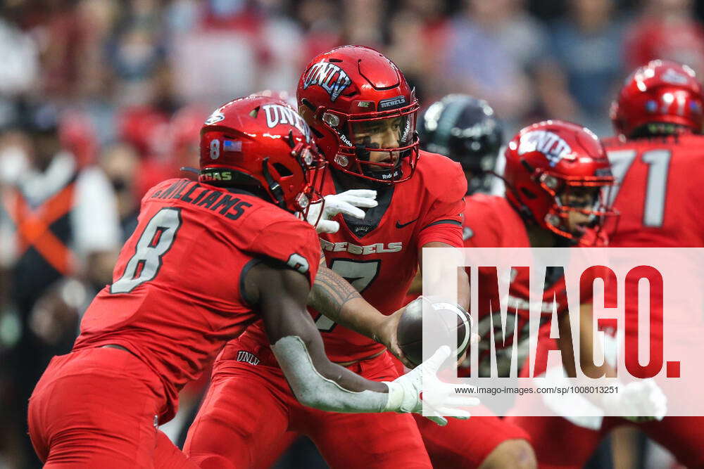 November 13, 2021: UNLV Rebels quarterback Cameron Friel (7) prepares ...