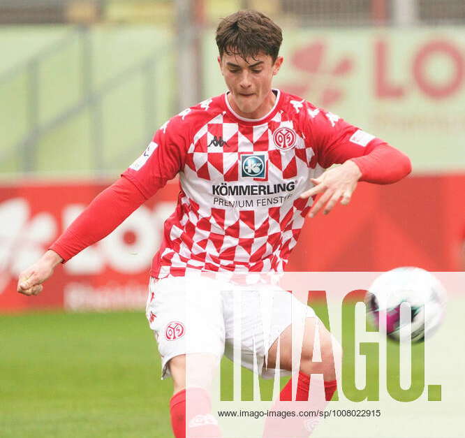 LUCAS LAUX 1.FSV MAINZ 05-BAHLINGER SC REGIONALLIGA SUEDWEST ...