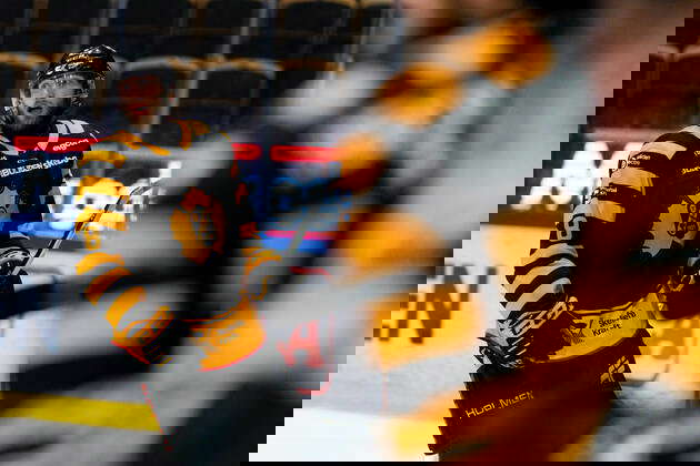 240229 Skellefteas Petter Granberg during the SHL ice hockey match between Skelleftea and Rögle on