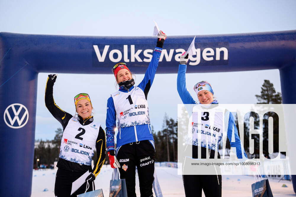 211119 Johanna Hagström, Anna Dyvik and Linn Sömskar rejoice on the ...