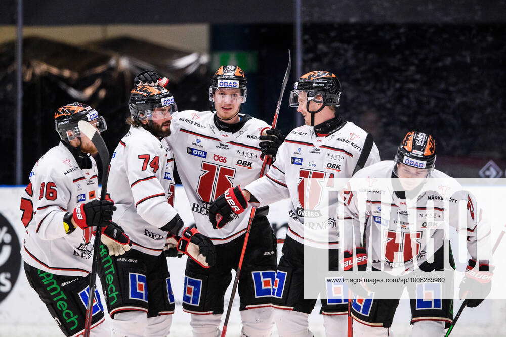 211127 Örebros Linus Öberg cheers with teammates after 0 2 during the ...