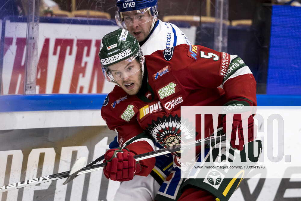 211209 Frölundas Filip Johansson during the ice hockey match in the SHL ...