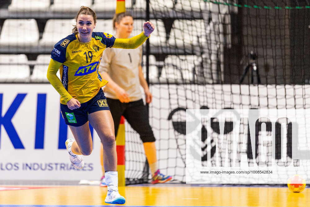 211209 Anna Lagerquist of Sweden celebrates during the IHF Women Worlds ...