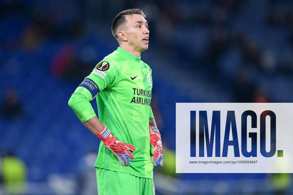 SS Lazio v Galatasaray - Europa League Fernando Muslera of Galatasaray ...