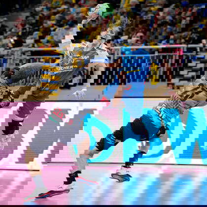 f le Albin Lagergren RNL, 23, Andri Mar Runarsson TVB, 4, duel, tackle ...