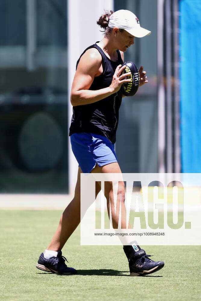 ADELAIDE, AUSTRALIA - JANUARY 04: Ash Barty of Australia having fun ...