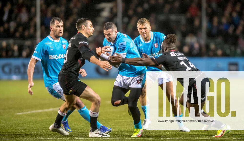 Rotimi Segun and Alex Lozowski Saracens tackle Alex Seville of ...