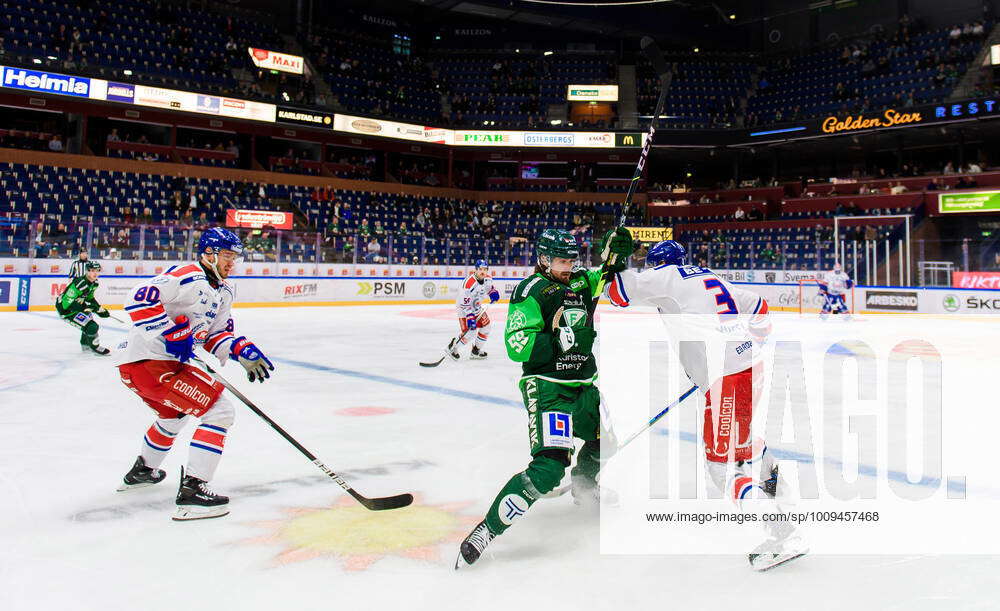 220129 Oskarshamns Tomas Zohorna, Färjestads Linus Johansson and Oskarshamns William Worge Kre