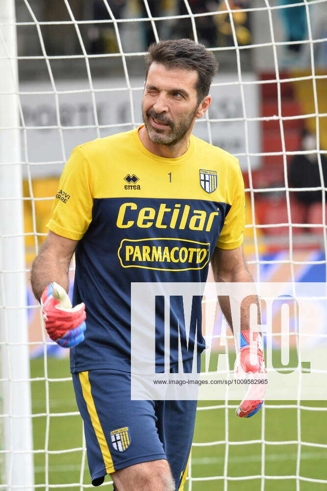 Benevento Calcio v Parma Calcio - Serie B Gianluigi Buffon (Parma ...