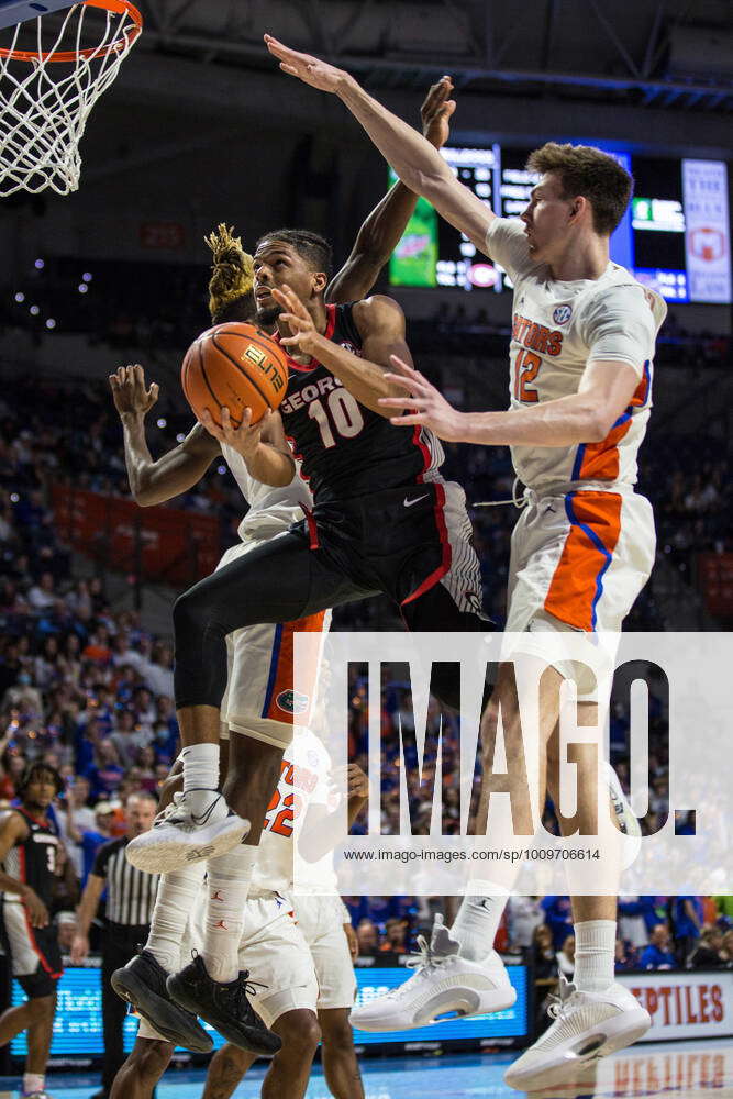 February 9, 2022: Georgia Bulldogs guard Aaron Cook (10) goes up for a ...